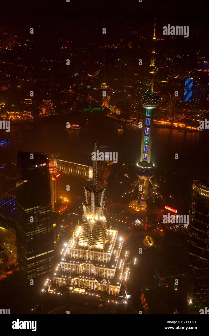 Lit antenna spire hi-res stock photography and images - Alamy