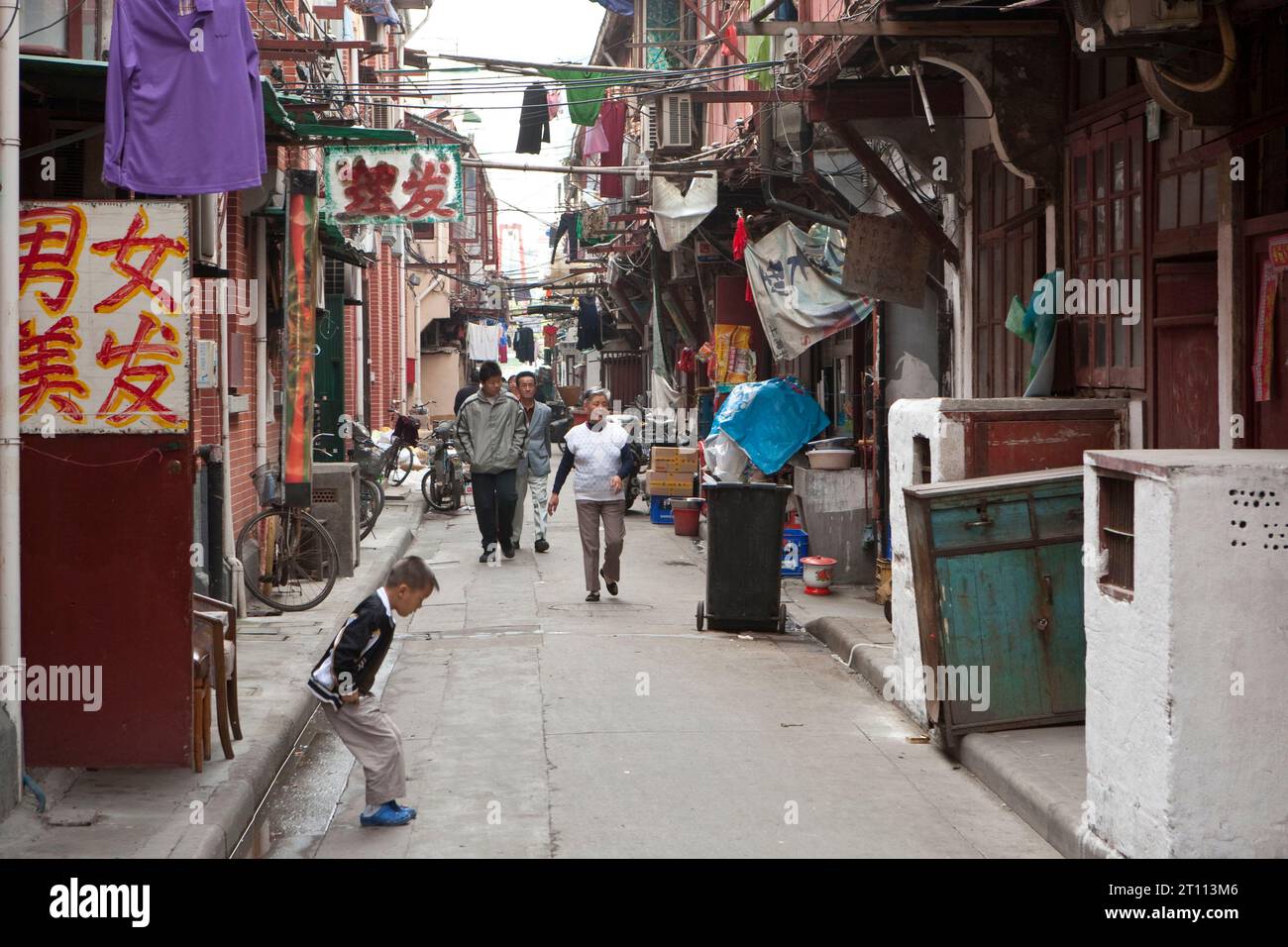 Shanghainese hi-res stock photography and images - Alamy