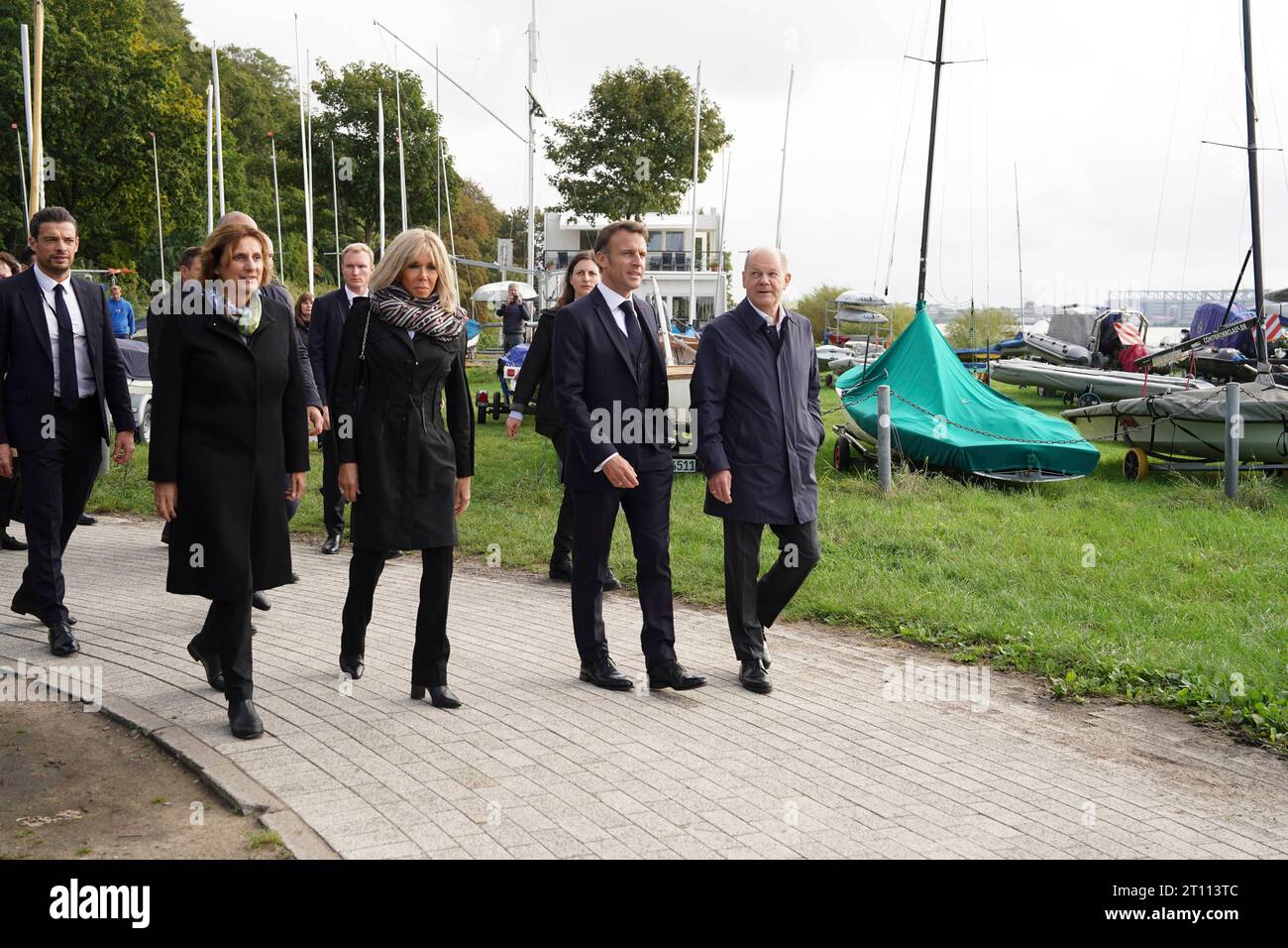 Emmanuel macron beach hi-res stock photography and images - Alamy