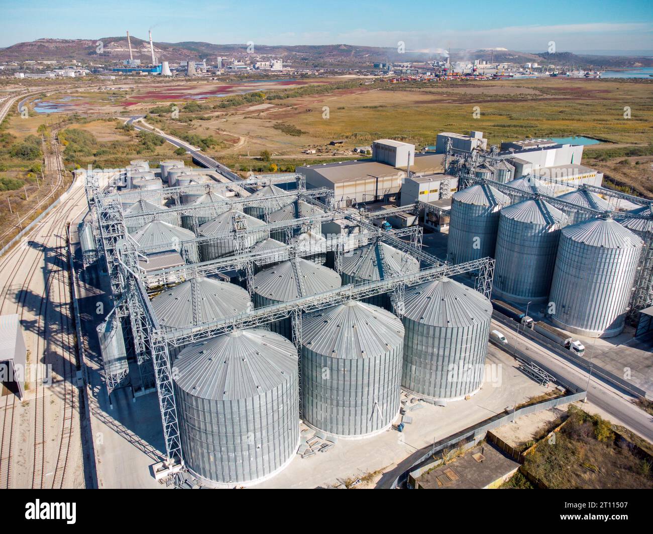 Top view silo elevator hi-res stock photography and images - Alamy