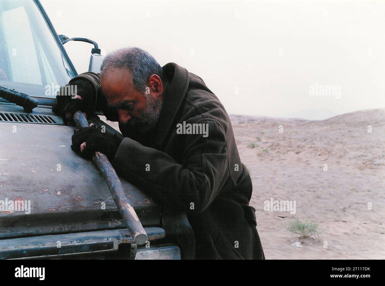 DANCING IN THE DUST, (aka RAGHS DAR GHOBAR), Faramarz Gharibian, 2003 ...