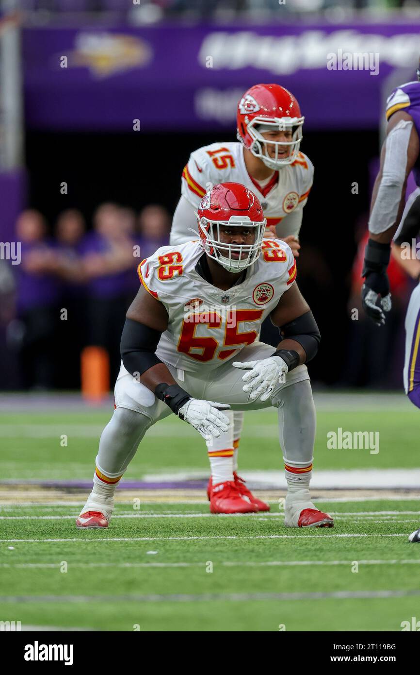 Kansas City Chiefs guard Trey Smith (65) in action against the ...