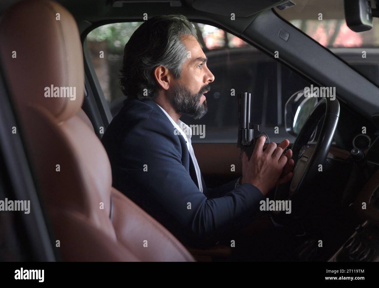 THURSDAY'S WIDOWS, (aka LAS VIUDAS DE LOS JUEVES), from left: Omar ...