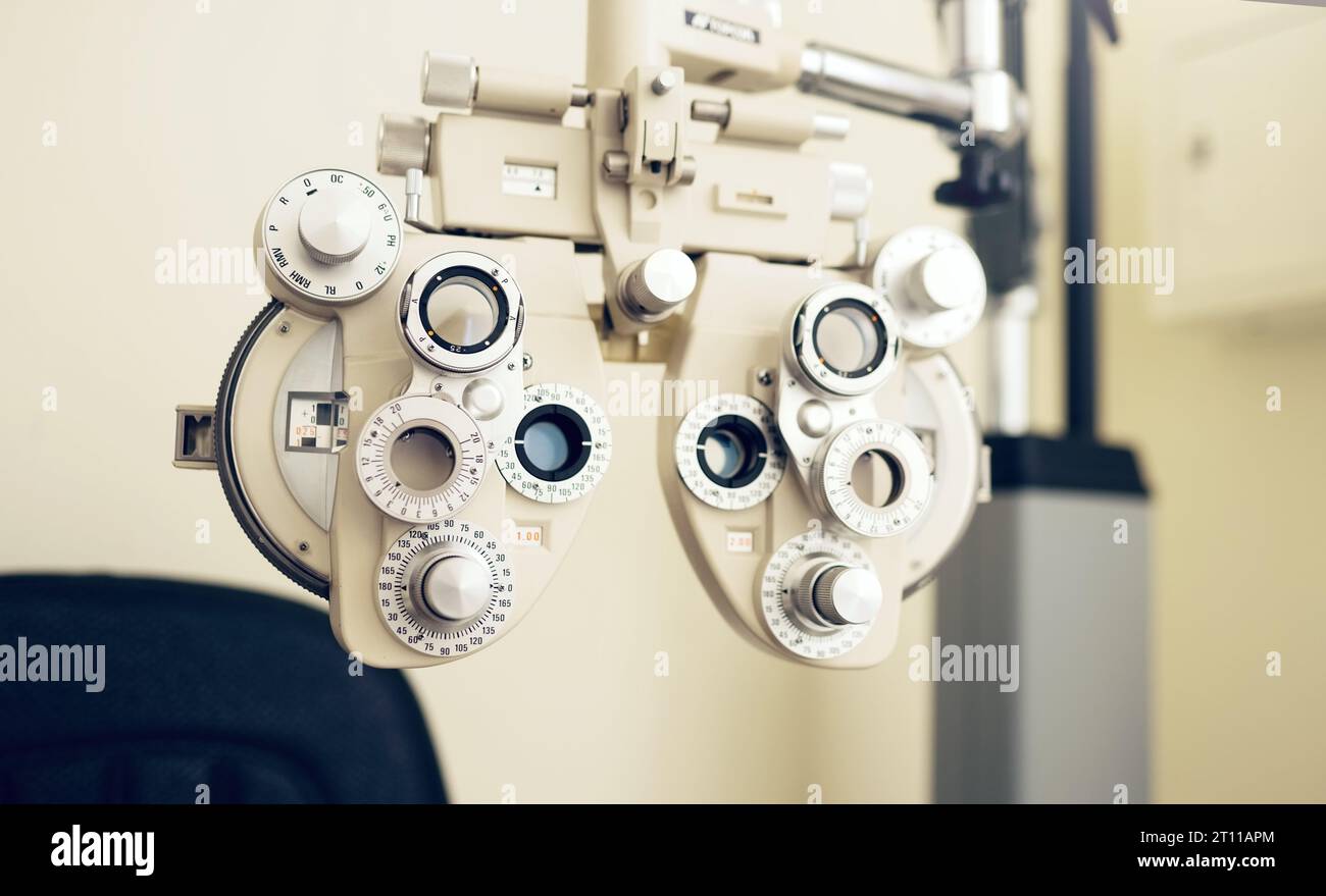 Ophthalmology clinic examining tool hi-res stock photography and images ...