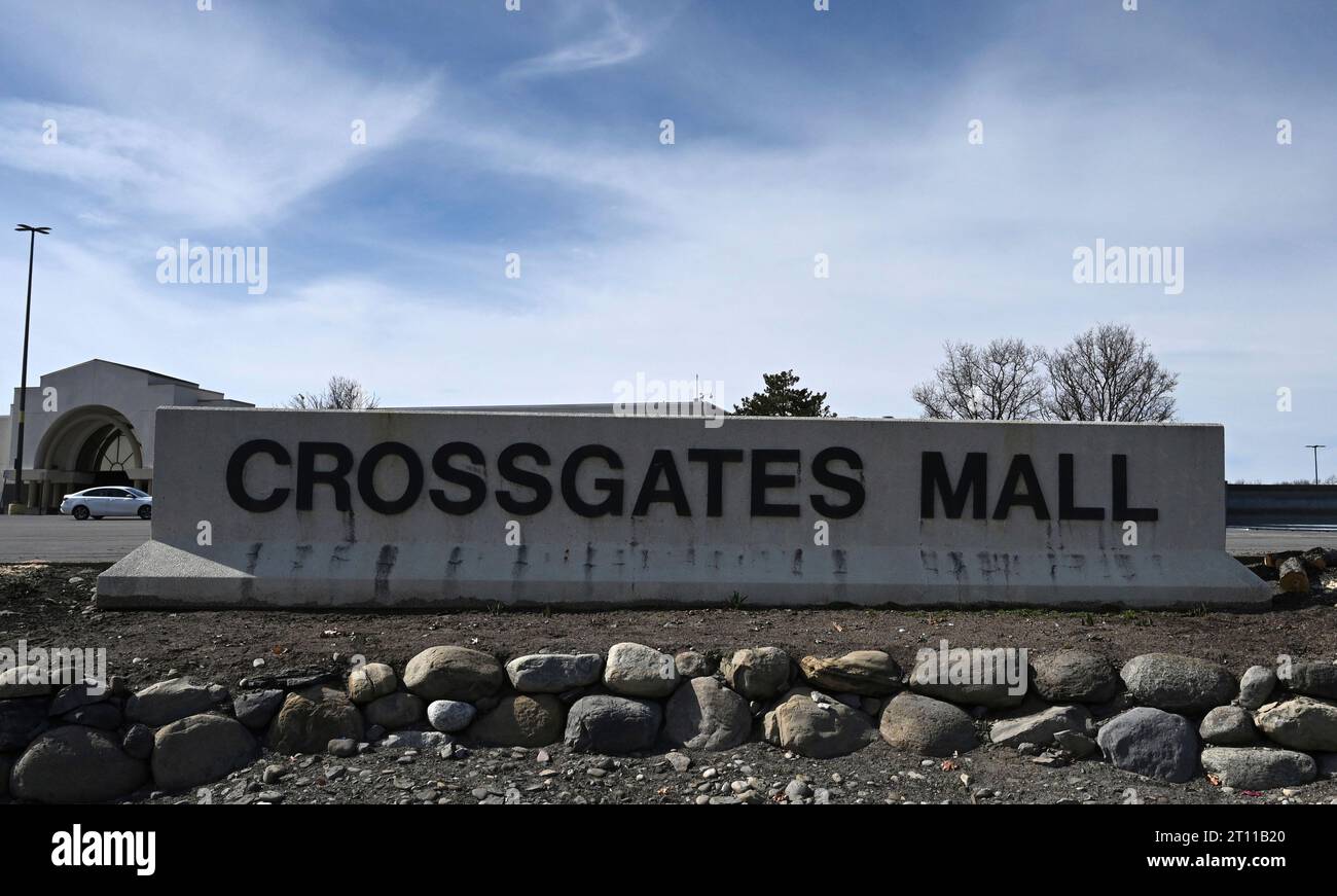 A sign for Crossgates Mall at the Northway exit intersection where a ...