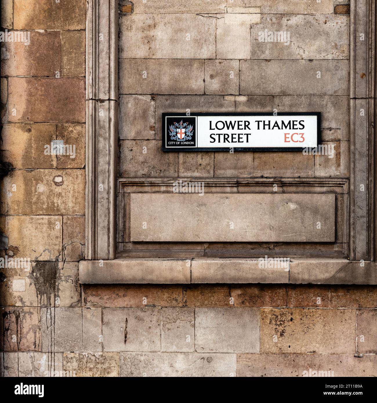 Lower thames street road sign hi-res stock photography and images - Alamy