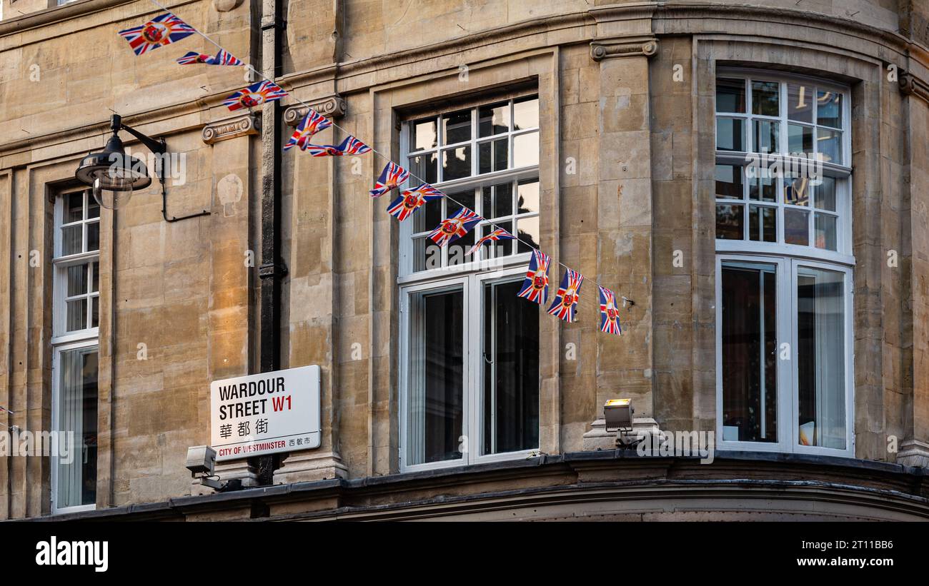 Clue colour hi-res stock photography and images - Alamy