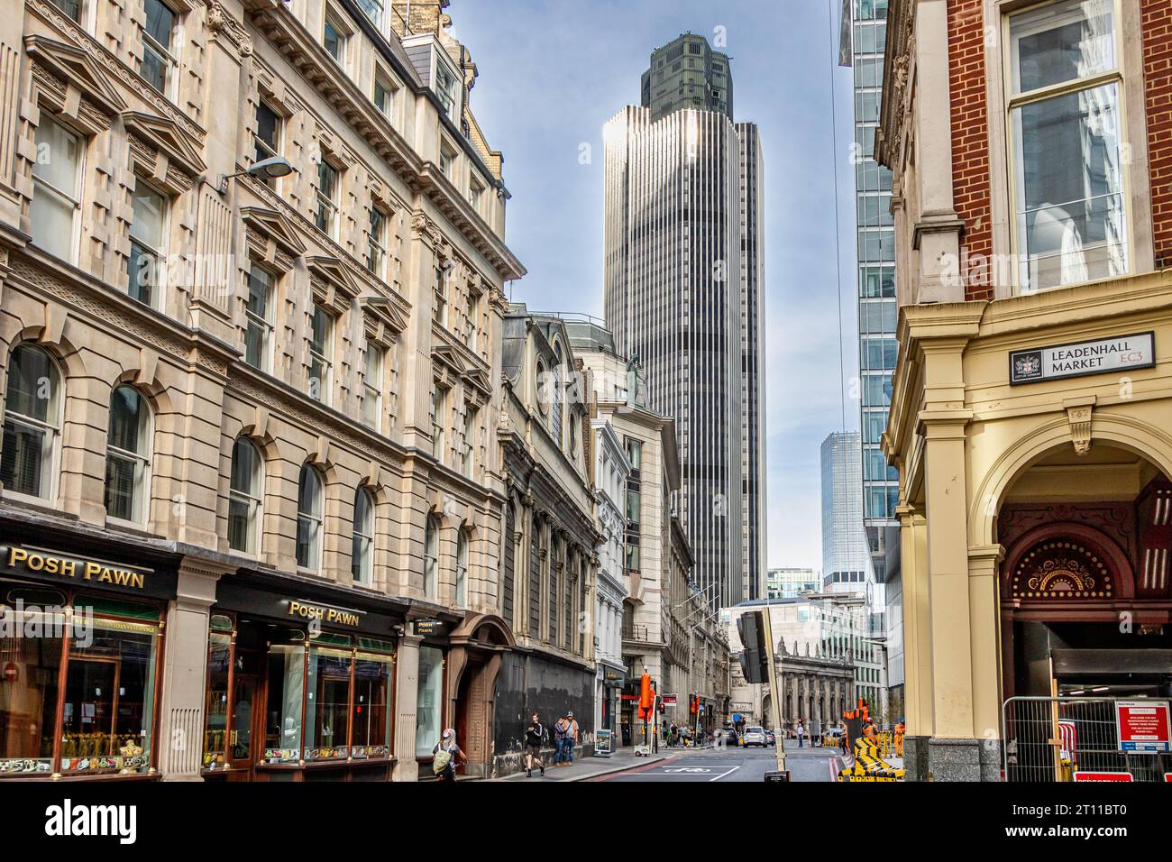 Leadenhall building london entrance hi-res stock photography and images ...