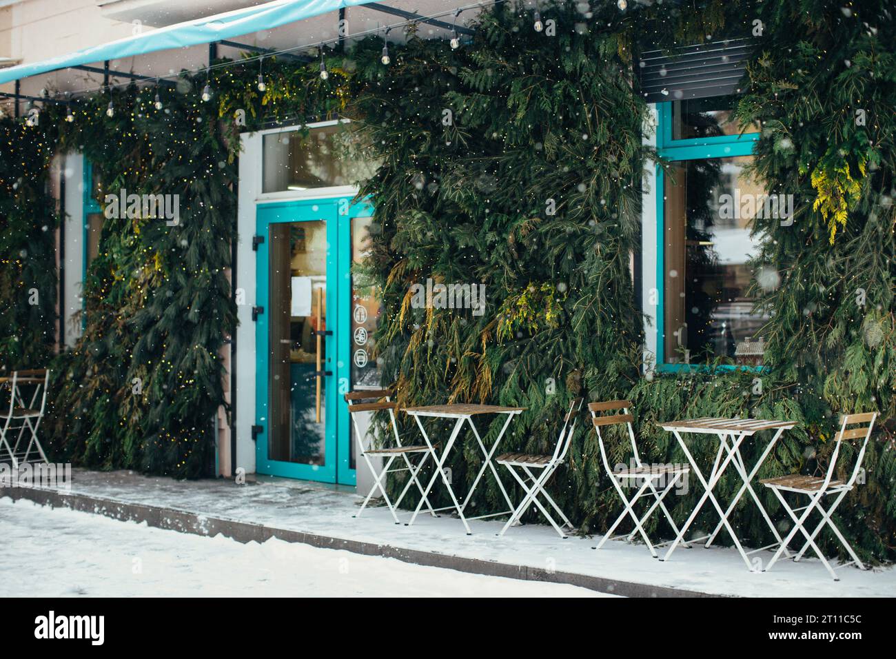 Christmas cafe bakery exterior with Christmas decorations Stock Photo ...