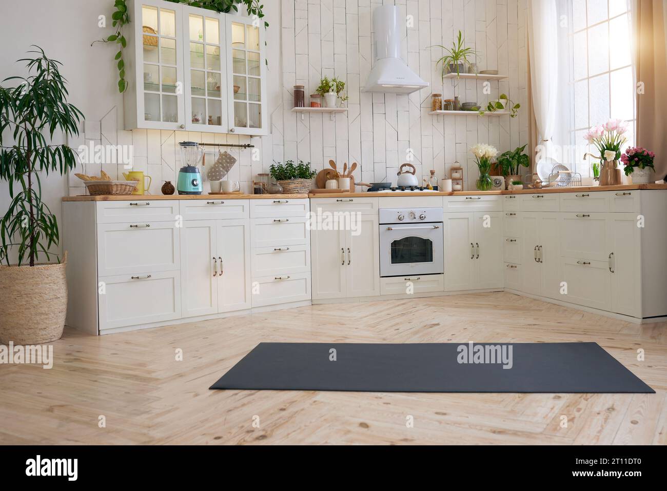 Meditation kitchen hi-res stock photography and images - Alamy