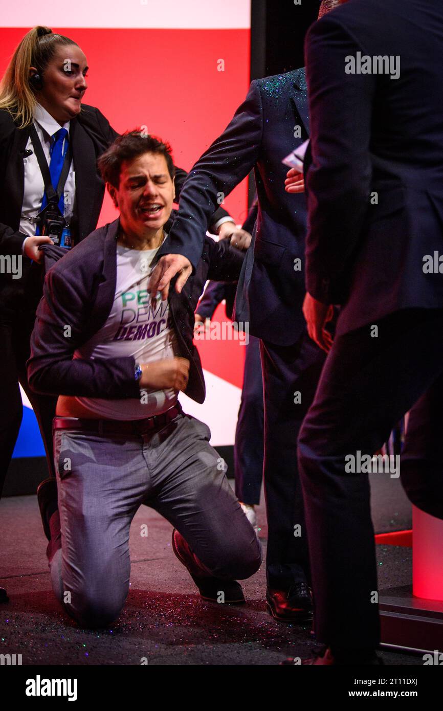 Keir starmer glitter hi-res stock photography and images - Alamy