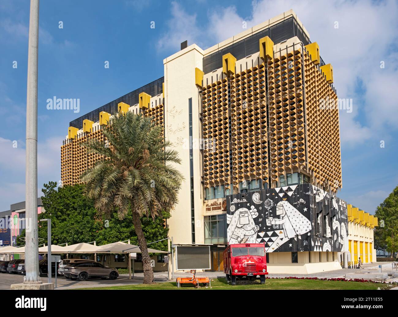 Fire station building hi-res stock photography and images - Alamy