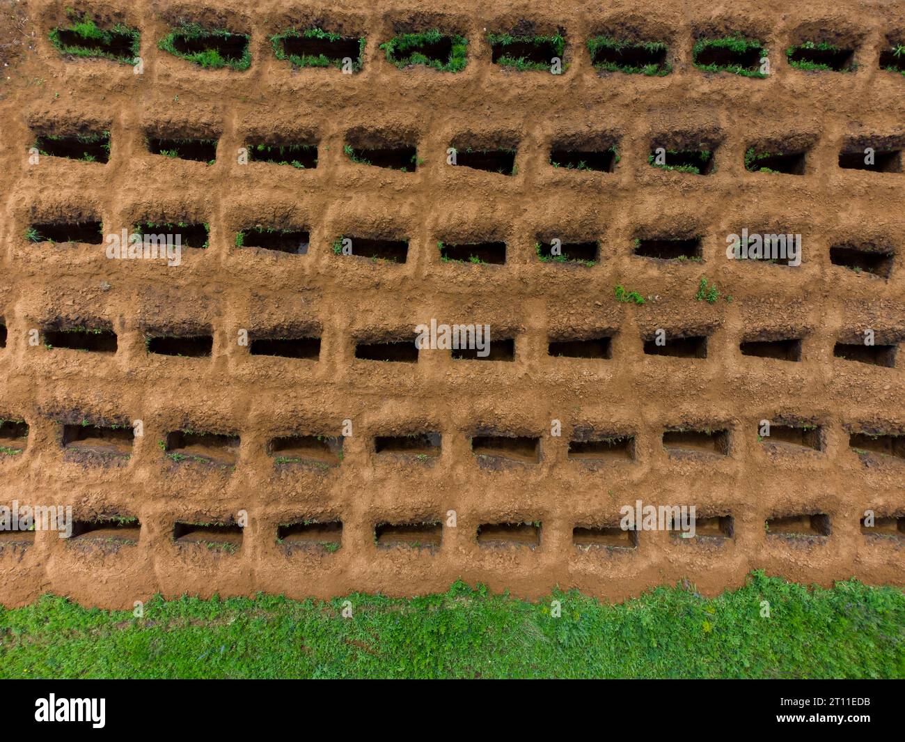 Open coffin empty hi-res stock photography and images - Alamy