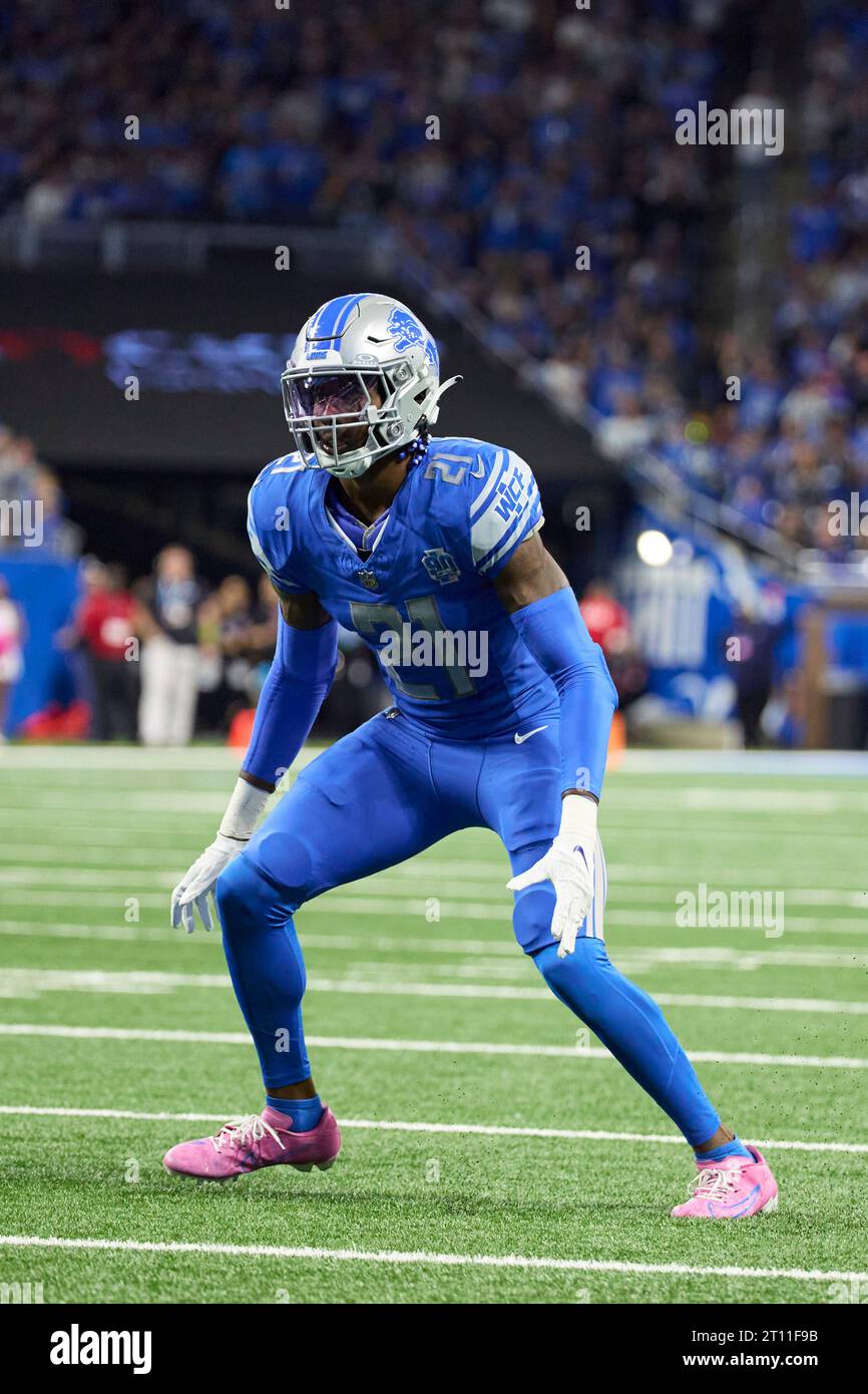 Detroit Lions safety Tracy Walker III (21) pursues a play on defense ...