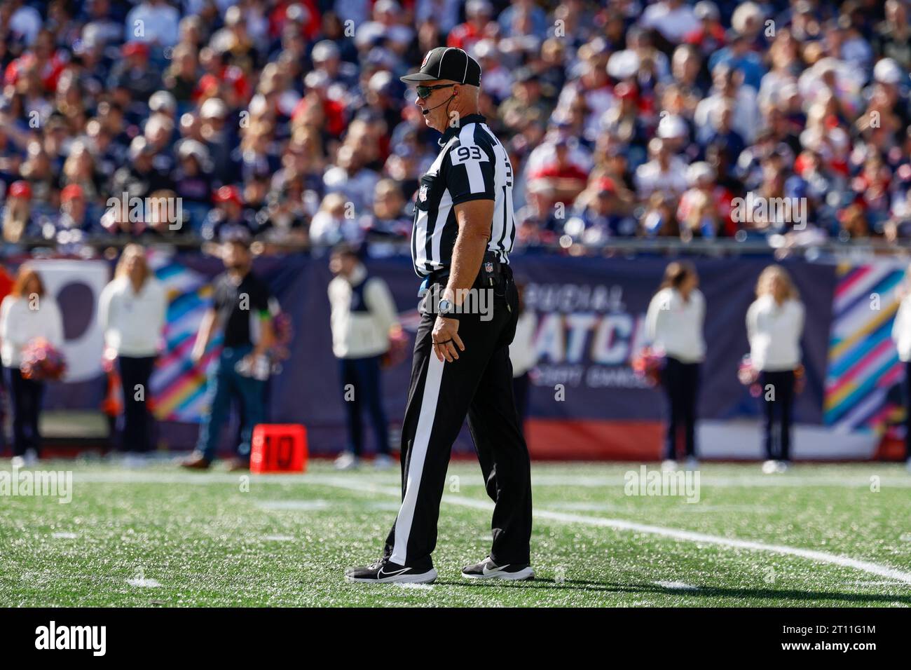 NFL back judge Scott Helverson officiates during the first half of an ...
