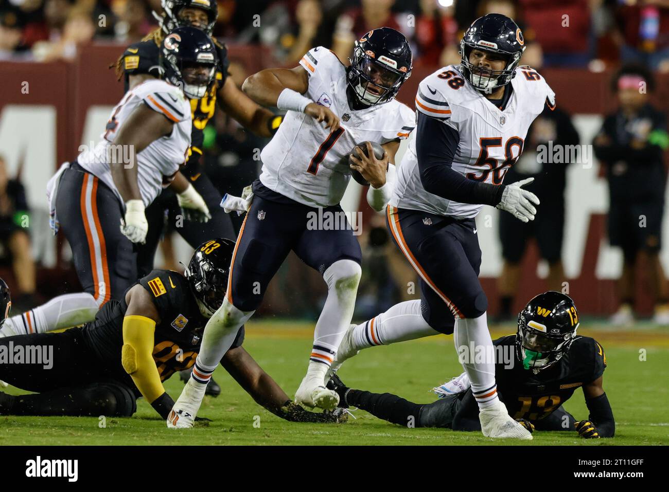 Justin fields 2023 commanders hi-res stock photography and images - Alamy