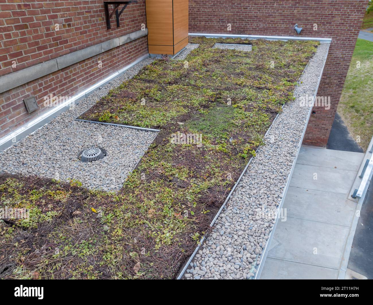 Flat roof with green roof hi-res stock photography and images - Alamy