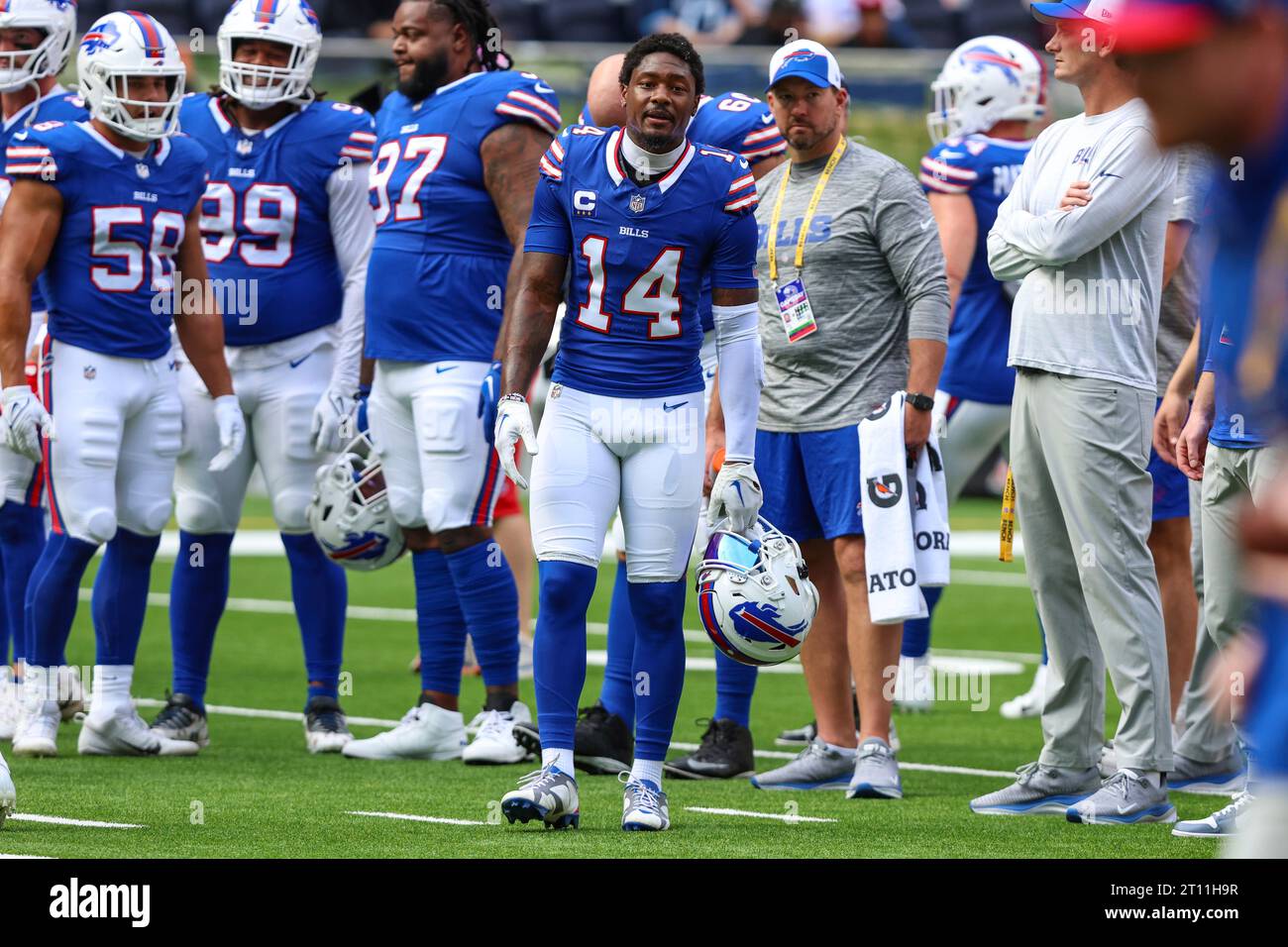 Buffalo Bills wide receiver Stefon Diggs (14) warms up before an NFL ...