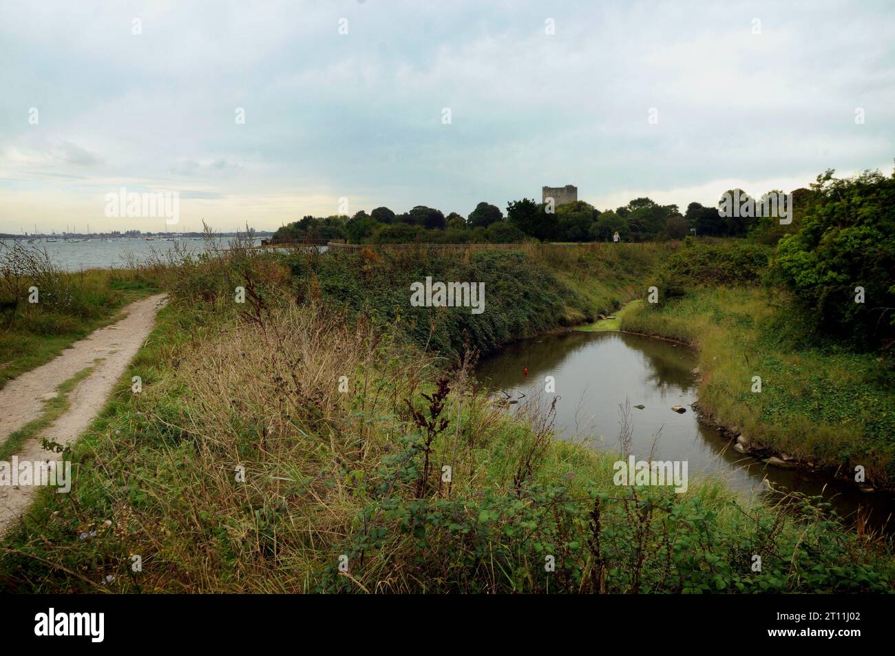 ENGLAND COASTAL PATH, PORTSMOUTH HARBOUR, PORTCHESTER CASTLE ...
