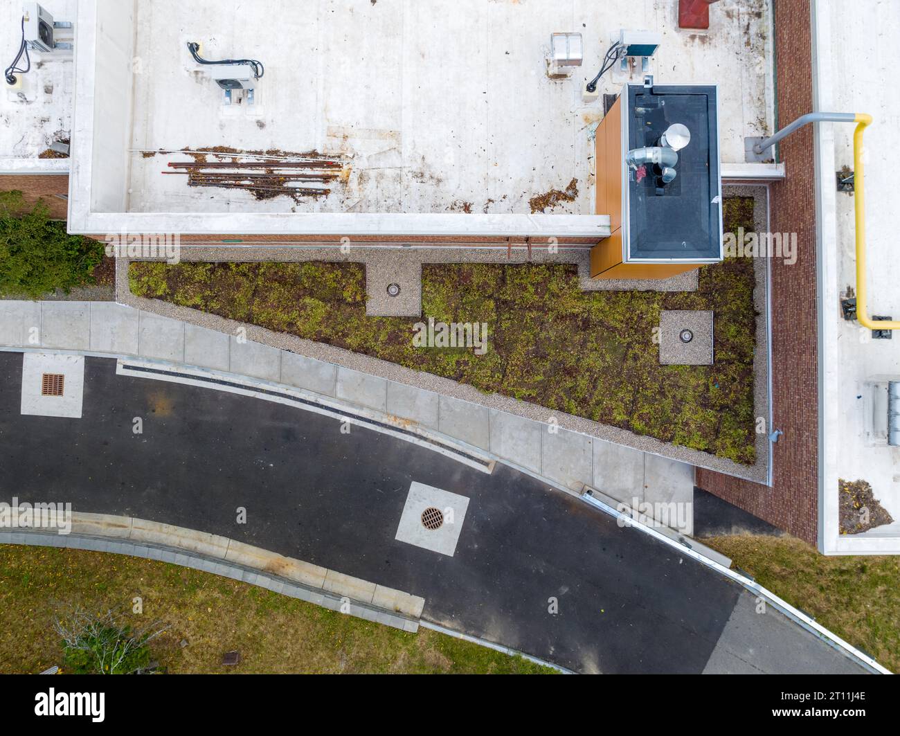 Aerial image of a new vegetation, green, roof Stock Photo - Alamy