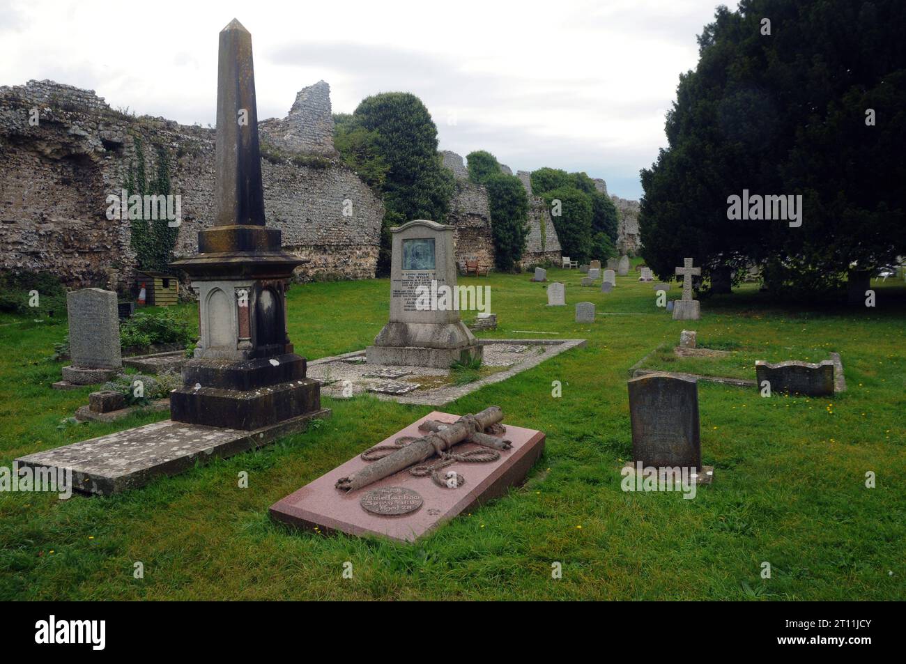 ENGLAND COASTAL PATH, GRAVE OF ARTIST WILLIAM WYLLIE, PORTSMOUTH ...