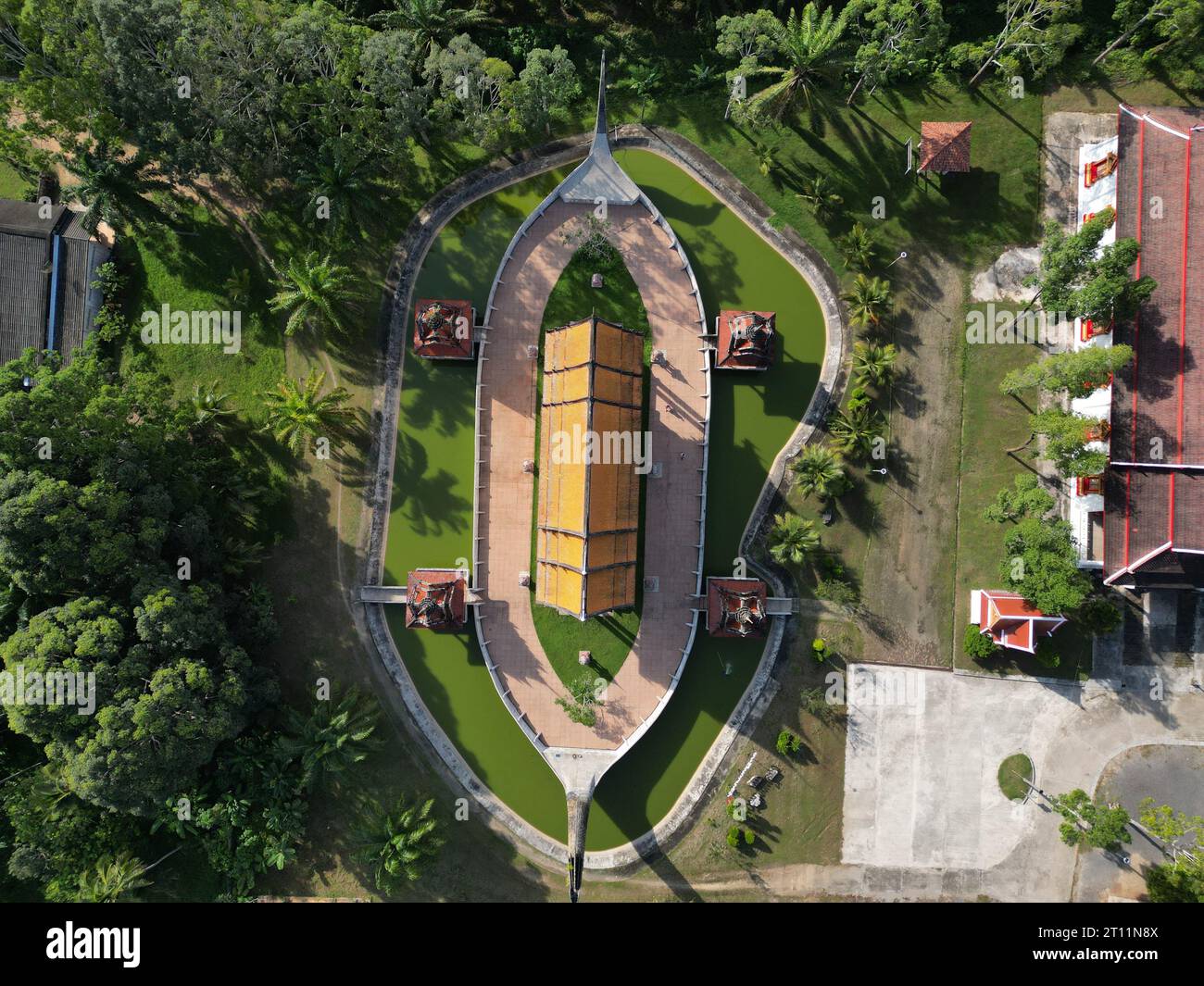 Temple in the jungle hi-res stock photography and images - Alamy