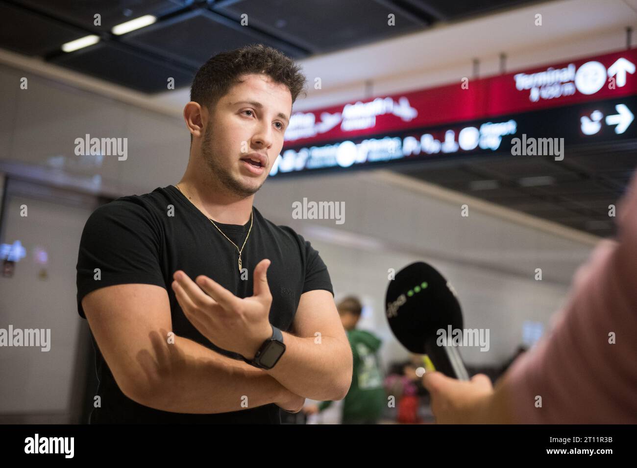 Berlin, Germany. 10th Oct, 2023. Ben Oratovski speaks at BER Airport ...