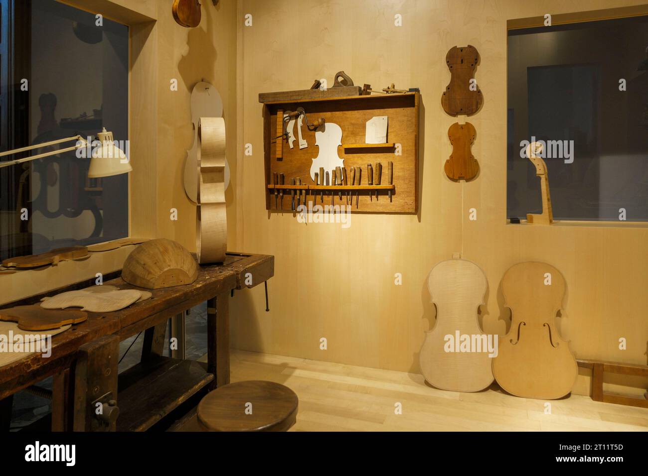 Musical instrument museum workshop hi-res stock photography and images ...