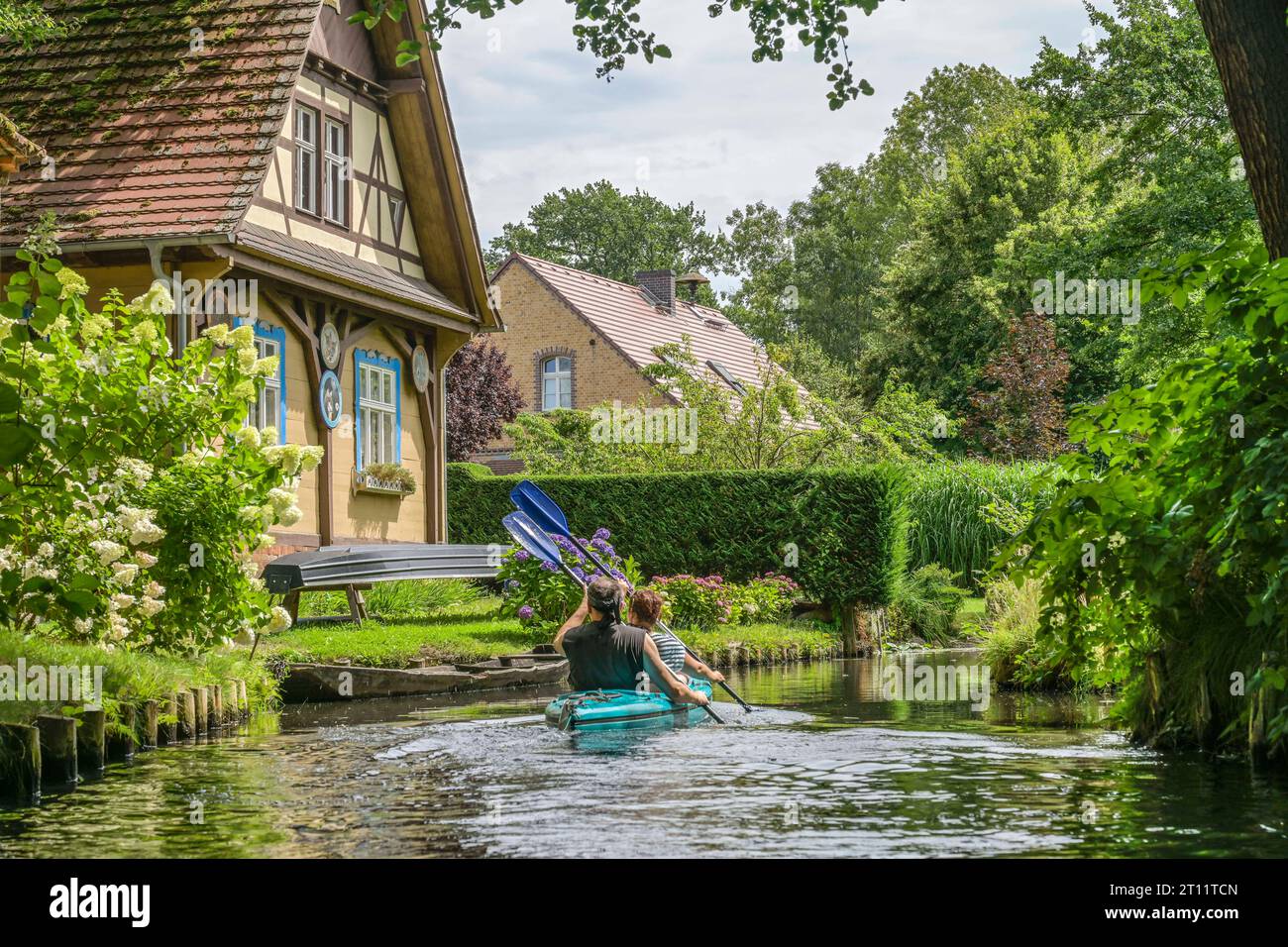 Kanu, Wasserwanderer, Fließ bei Leipe im Spreewald, Brandenburg ...