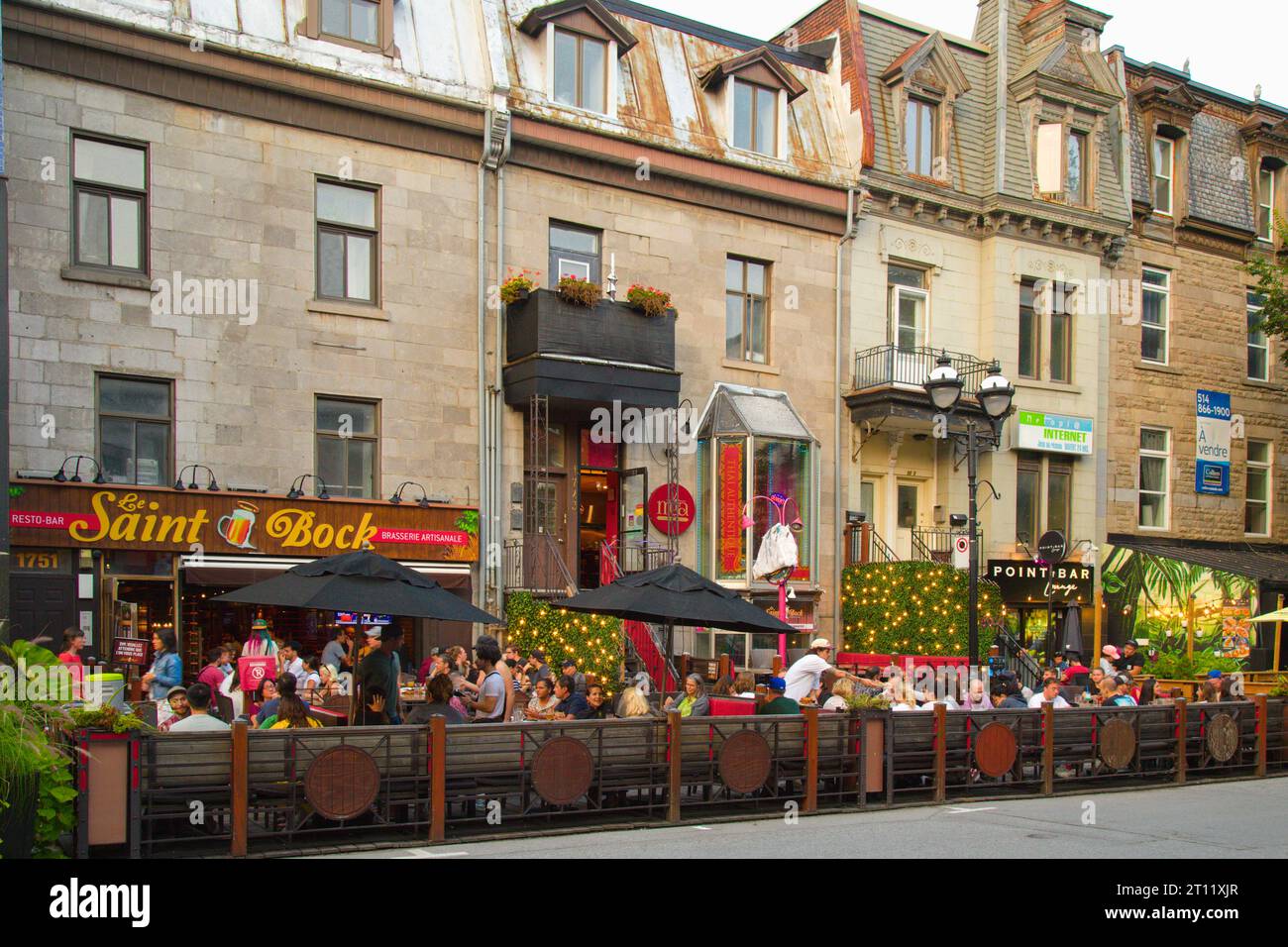 Canada, Quebec, Montreal, St-Denis Street, cafe, restaurant, people ...