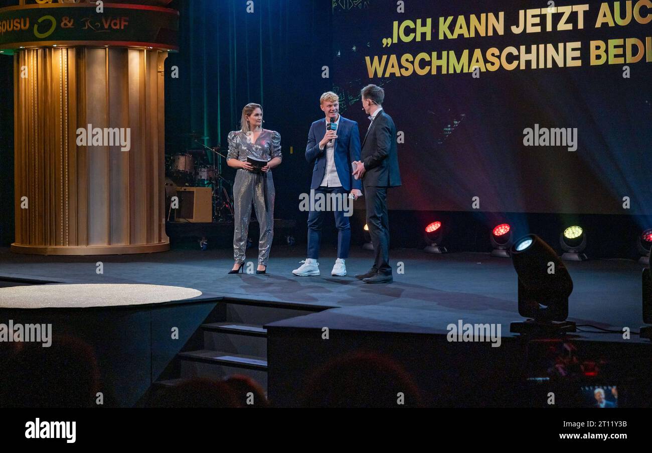 20231009 27. Bruno-Gala WIEN, OESTERREICH - 09. OKTOBER: Radio- und Fernsehmoderatorin und Host ...