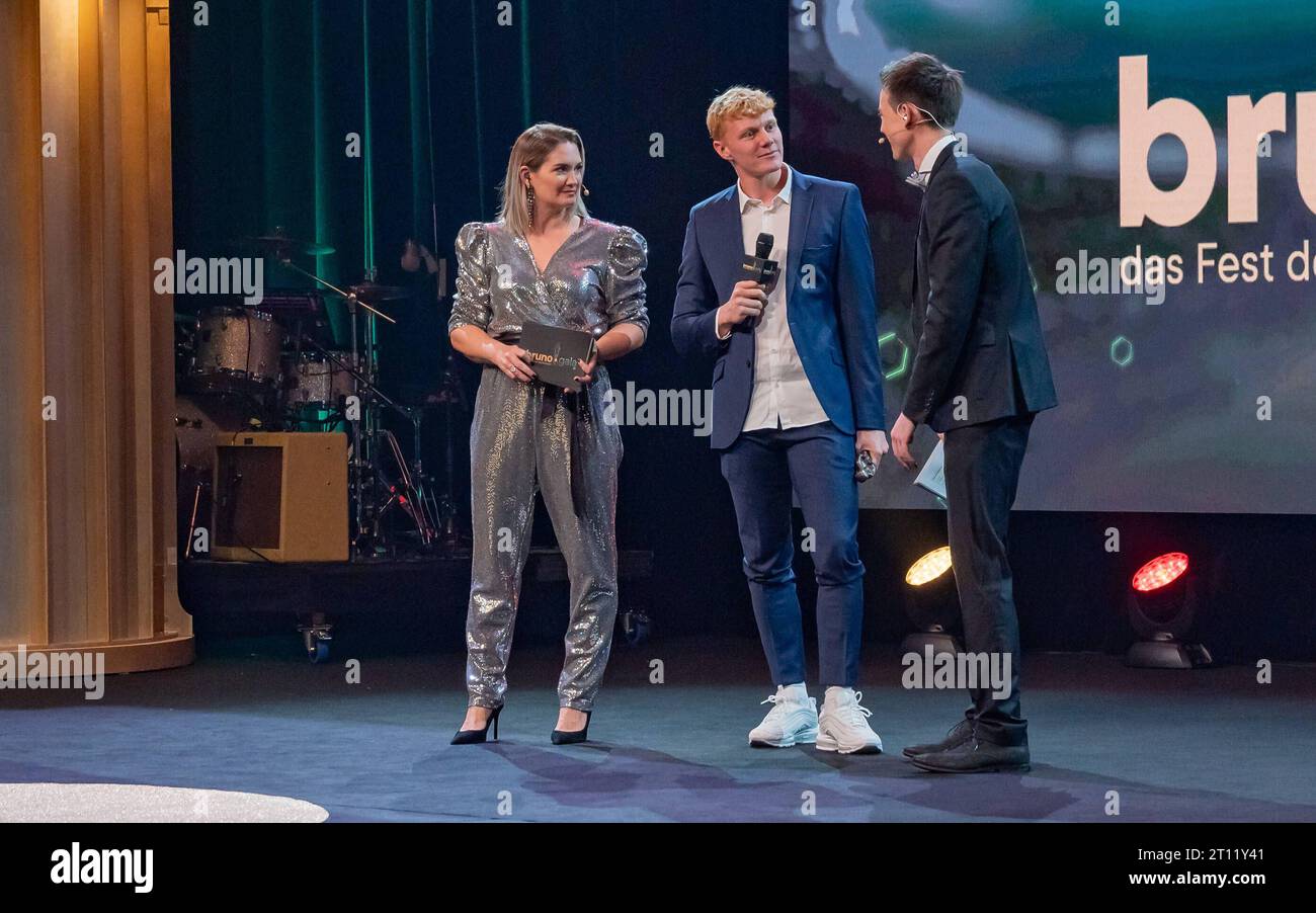 20231009 27. Bruno-Gala WIEN, OESTERREICH - 09. OKTOBER: Radio- und Fernsehmoderatorin und Host ...