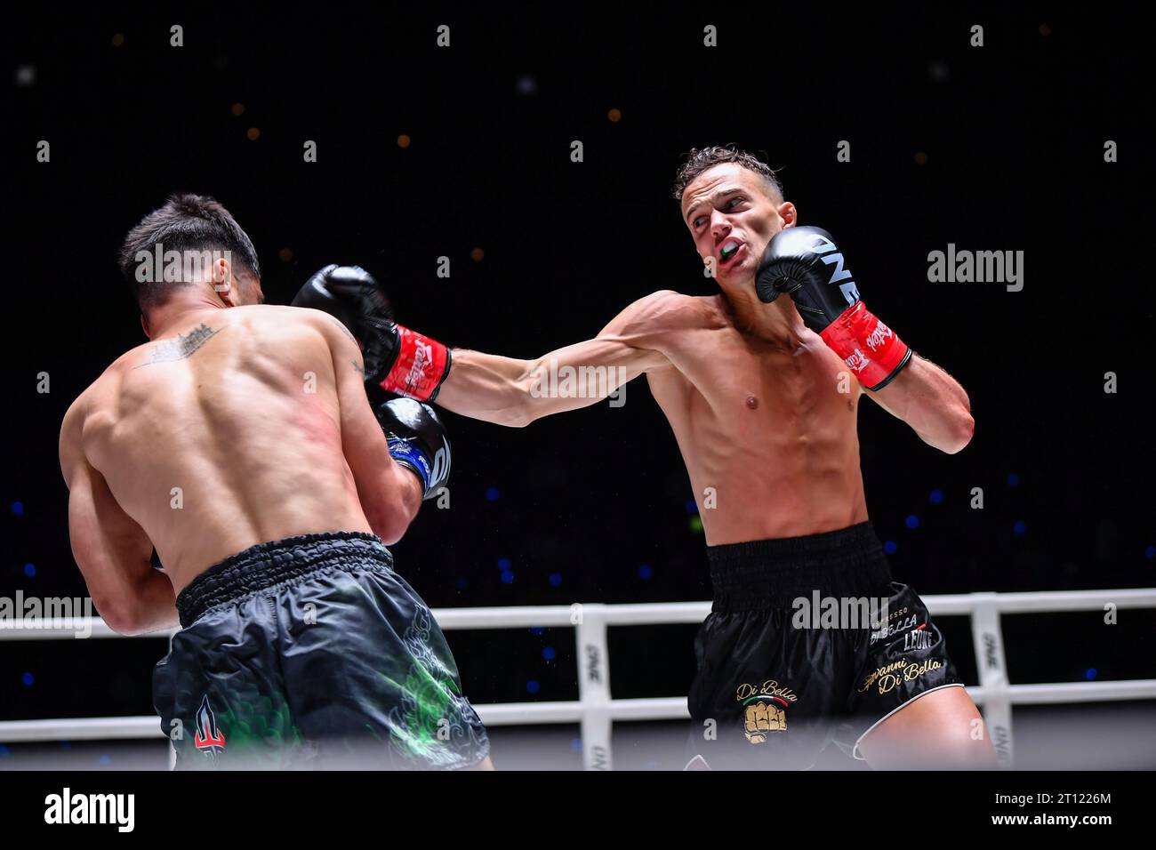 Bangkok, Thailand. 07th Oct, 2023. Jonathan Di Bella (R) of Canada ...