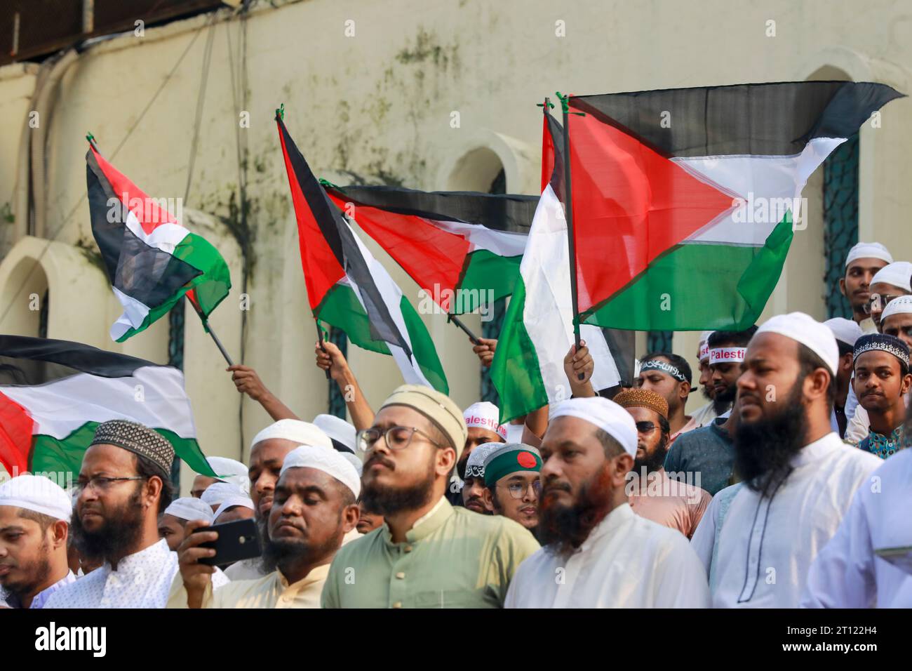 Dhaka, Bangladesh. 10th Oct, 2023. Supporters of Islami Andolon ...