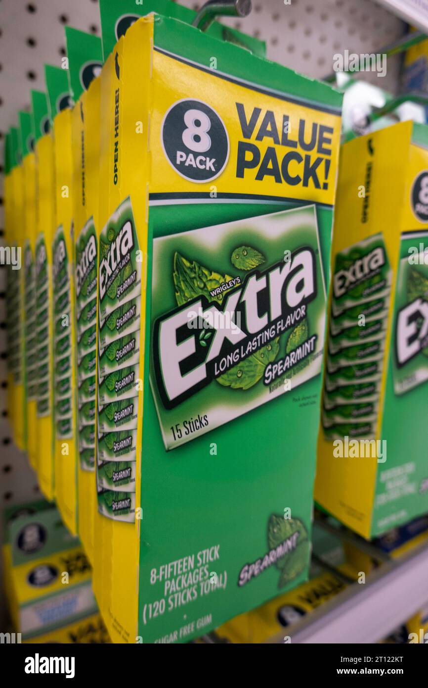 Extra Chewing Gum on sale at Target in New York City, 2023, USA Stock ...