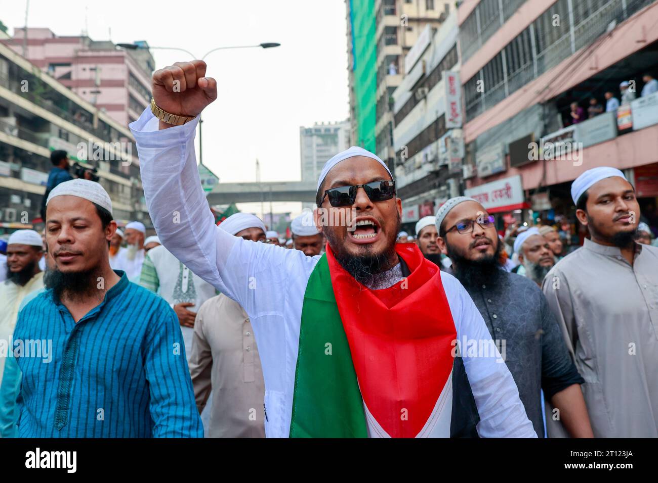 Dhaka, Bangladesh. 10th Oct, 2023. Supporters of Islami Andolon ...