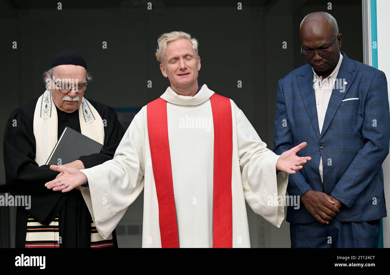 Berlin, Germany. 10th Oct, 2023. Pastor Michael Kösling (m) from the ...