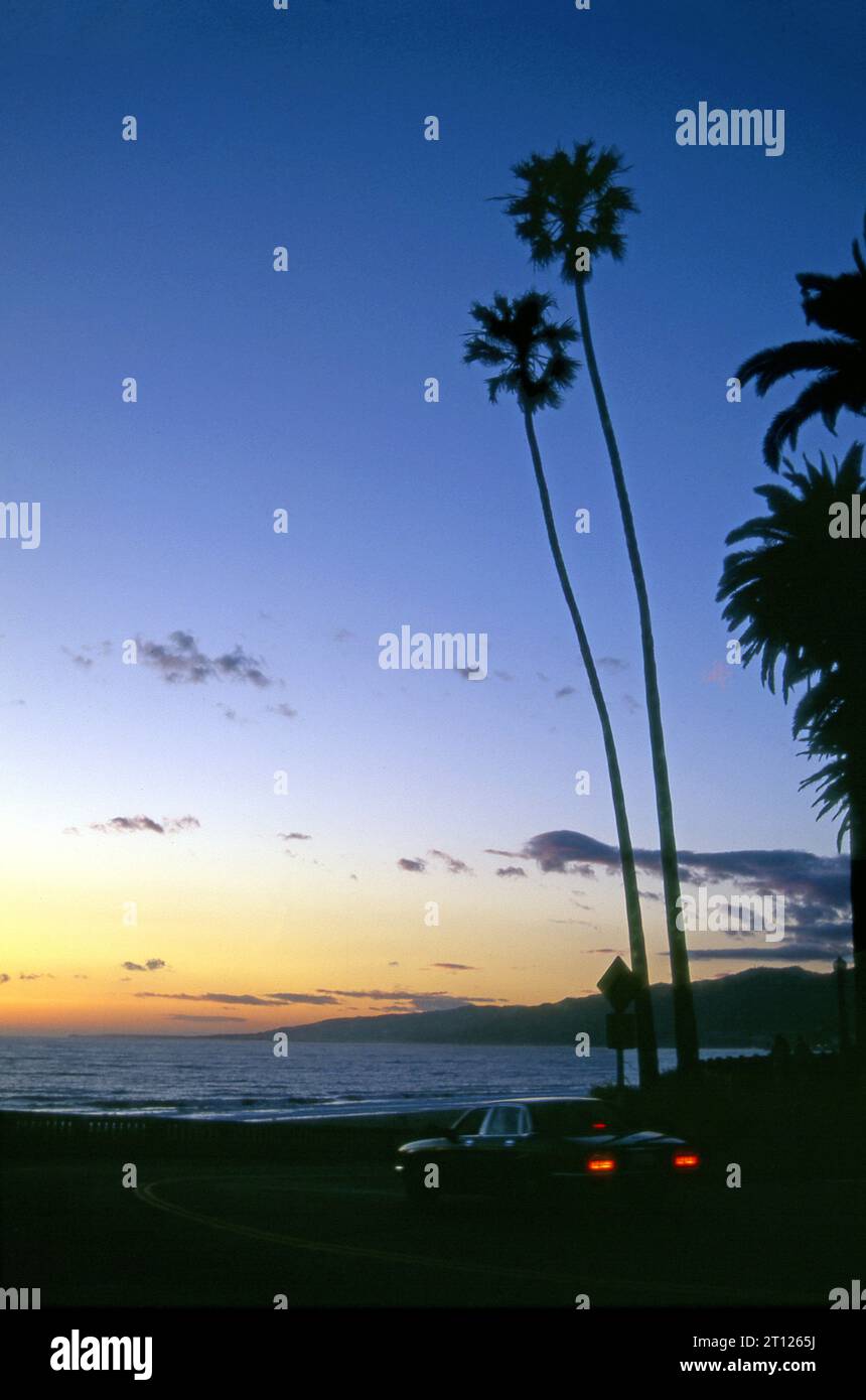 Incline your head hi-res stock photography and images - Alamy