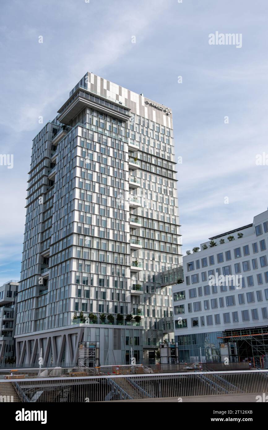 Exterior view of the Vinci headquarters building in Paris La Defense ...