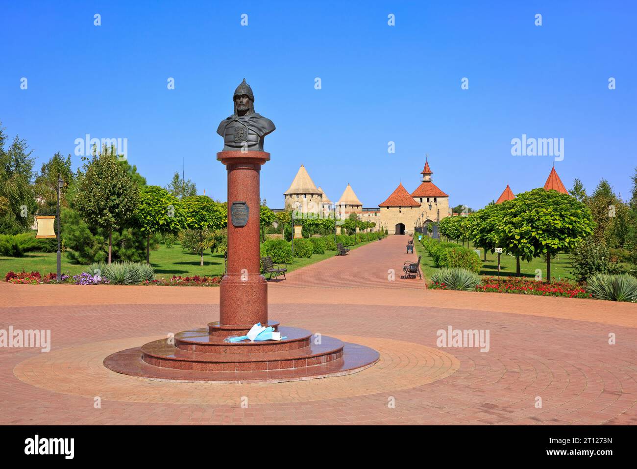 The main entrance gate and gardens of the 15th century Tighina Fortress ...