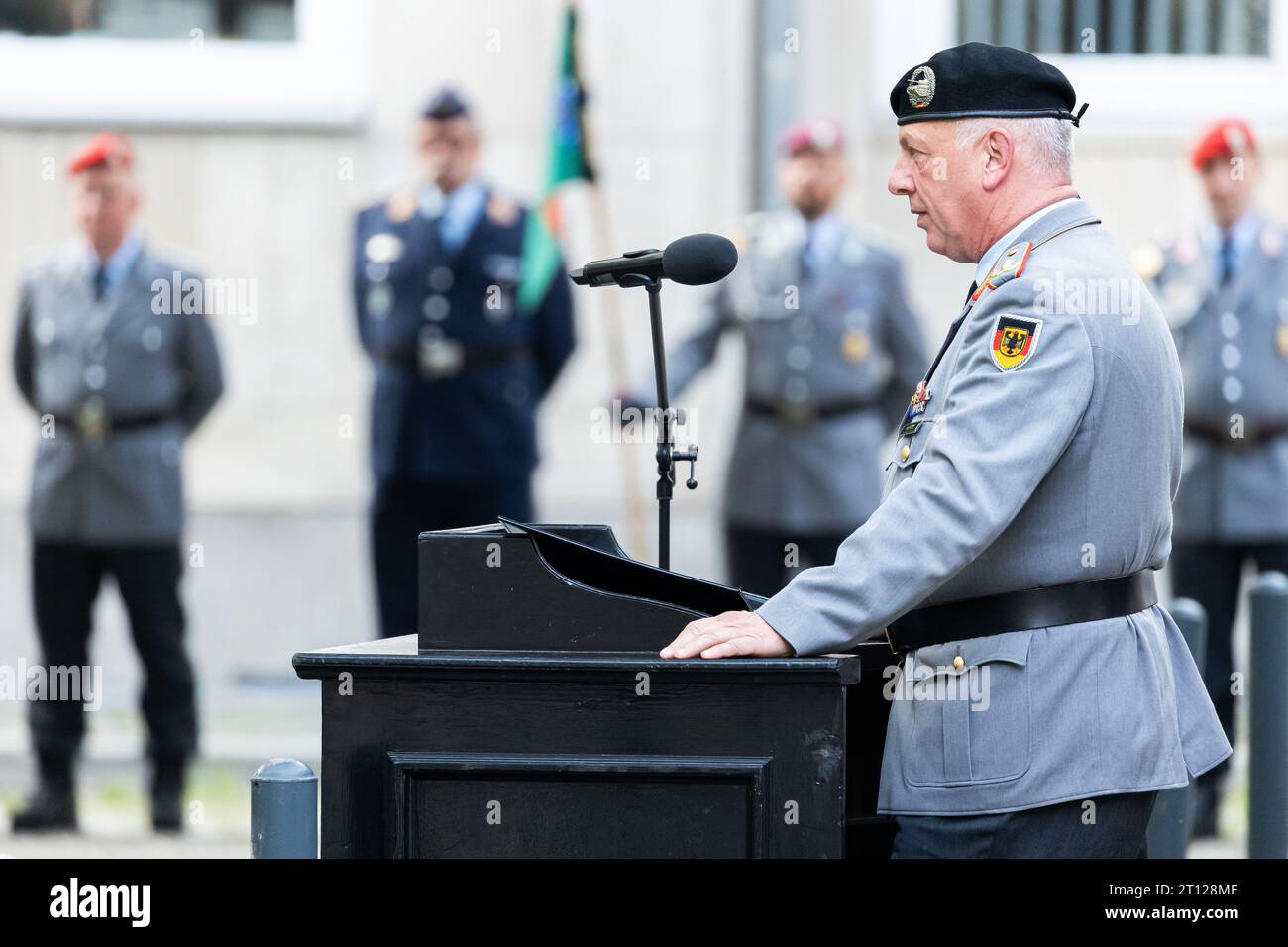 10 October 2023, Lower Saxony, Hanover: Major General Andreas Henne ...