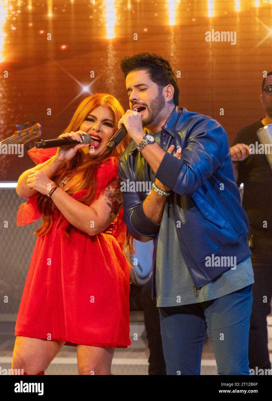 DORAL, FL-OCT 10: Singer Diveana and Singer, Composer Manny Cruz ...