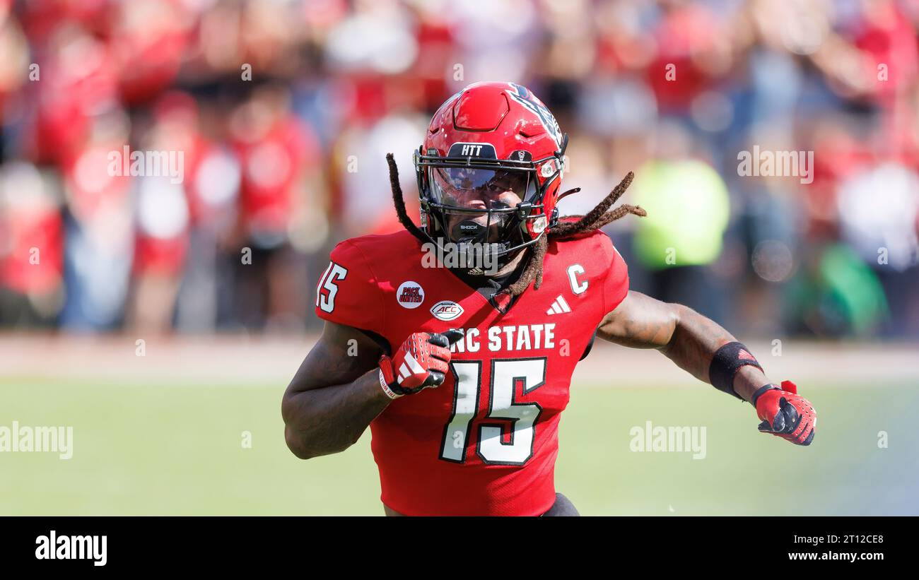 North Carolina State's Keyon Lesane (15) runs a play during an NCAA ...