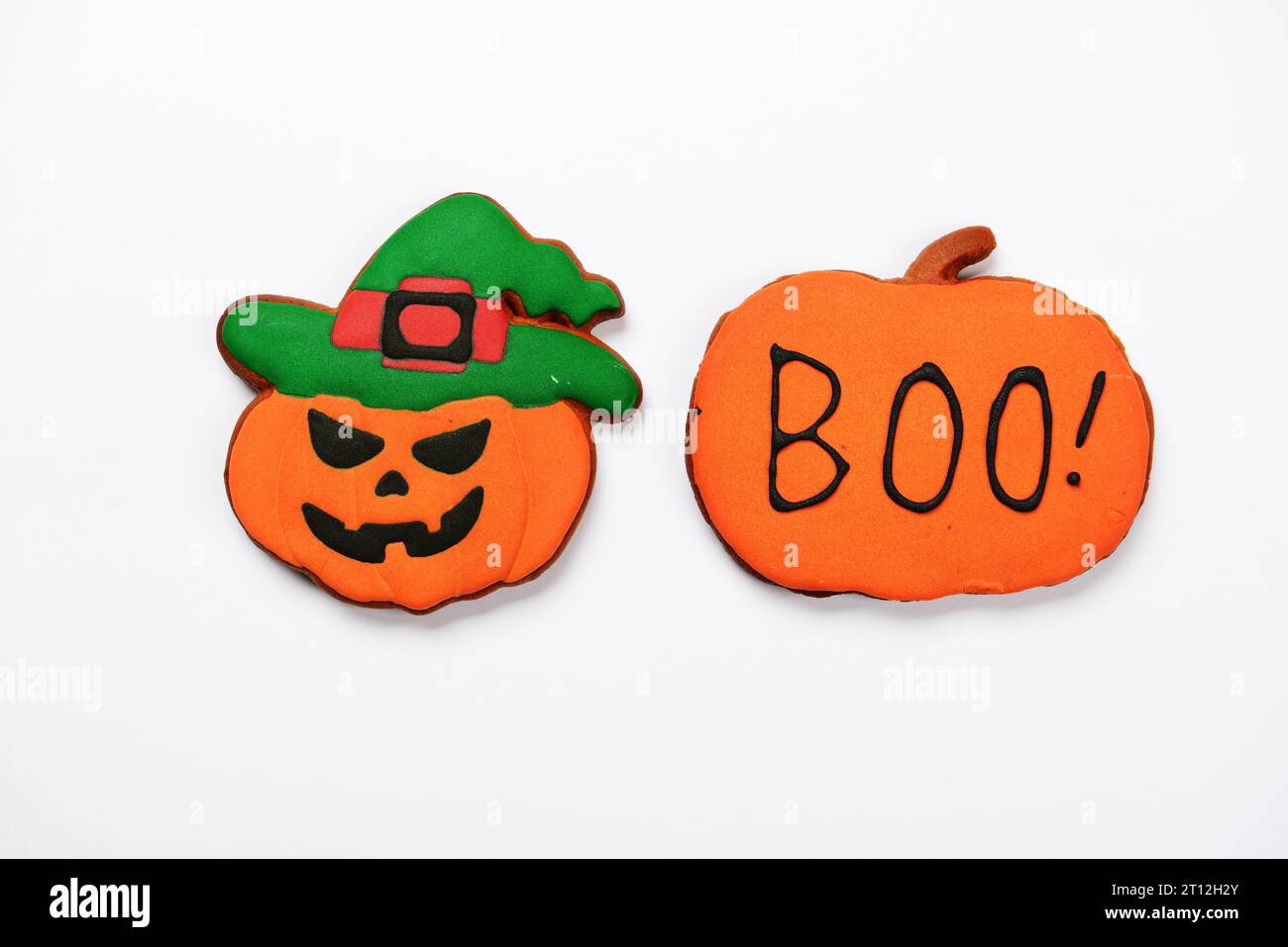 The hand-made eatable gingerbread Halloween pumpkins with boo ...