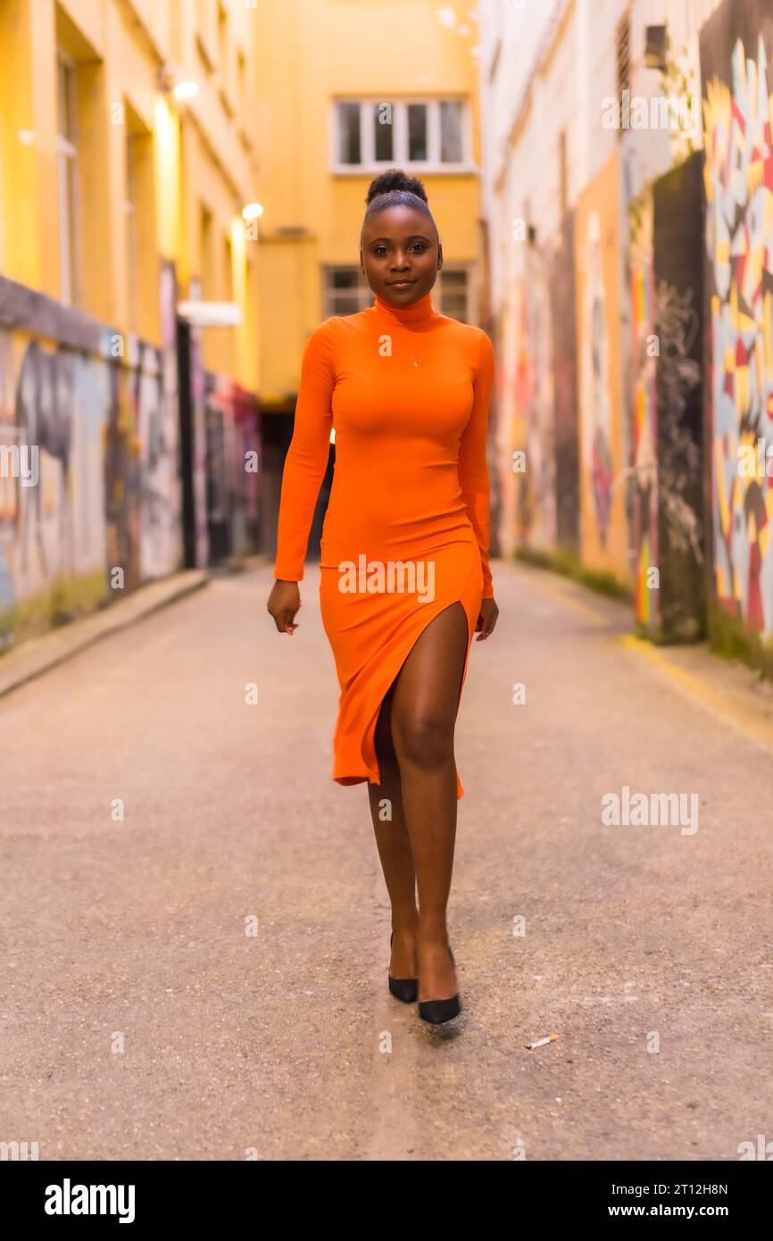 Urban pose fashion photoshoot model hi-res stock photography and images ...