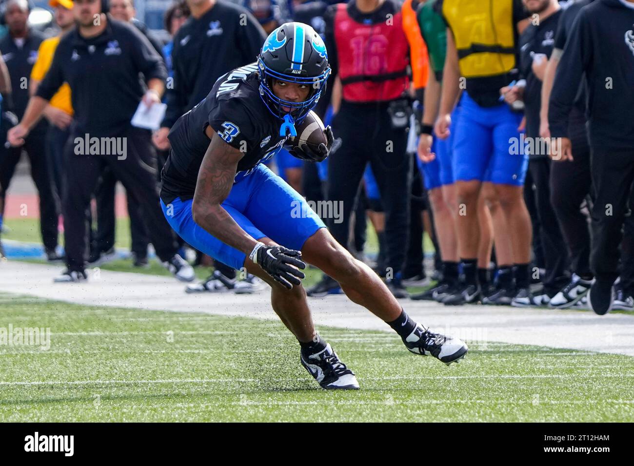 AMHERST, NY - OCTOBER 07: Buffalo Bulls Wide Receiver Darrell Harding ...