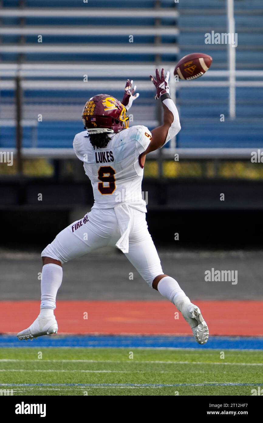 AMHERST, NY - OCTOBER 07: Central Michigan Chippewas Running Back ...