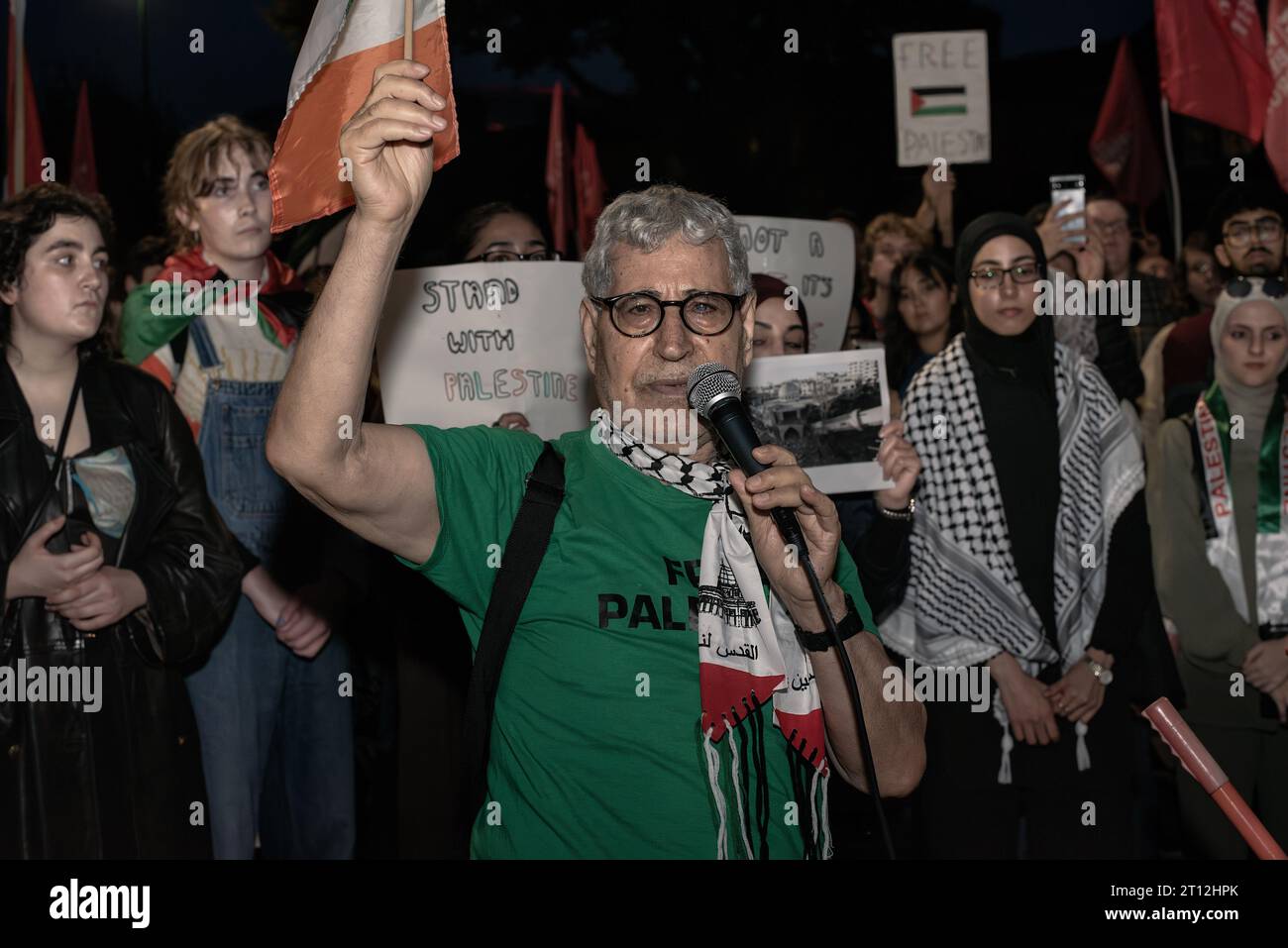 Dublin, Ireland. 10th Oct, 2023. A woman speaks in front of the Israeli ...
