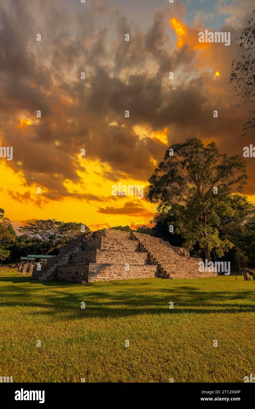 A small pyramid in Copan Ruinas temples. Honduras Stock Photo - Alamy