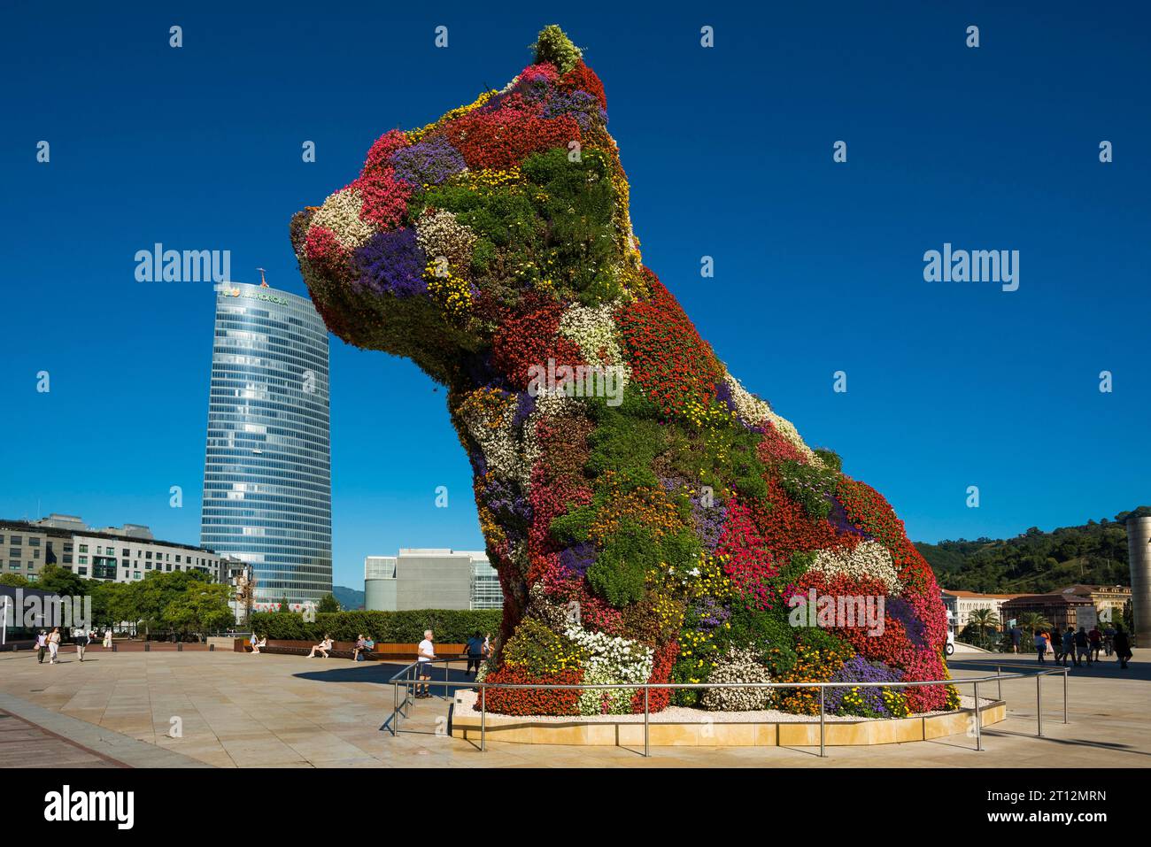 Guggenheim Museum Bilbao, Architect Frank O. Gehry, Sculpture Puppy by ...
